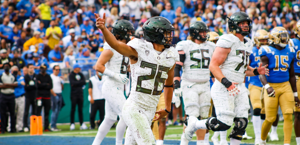 Oregon Football Running Back Travis Dye Discusses Latest on NFL Draft ...