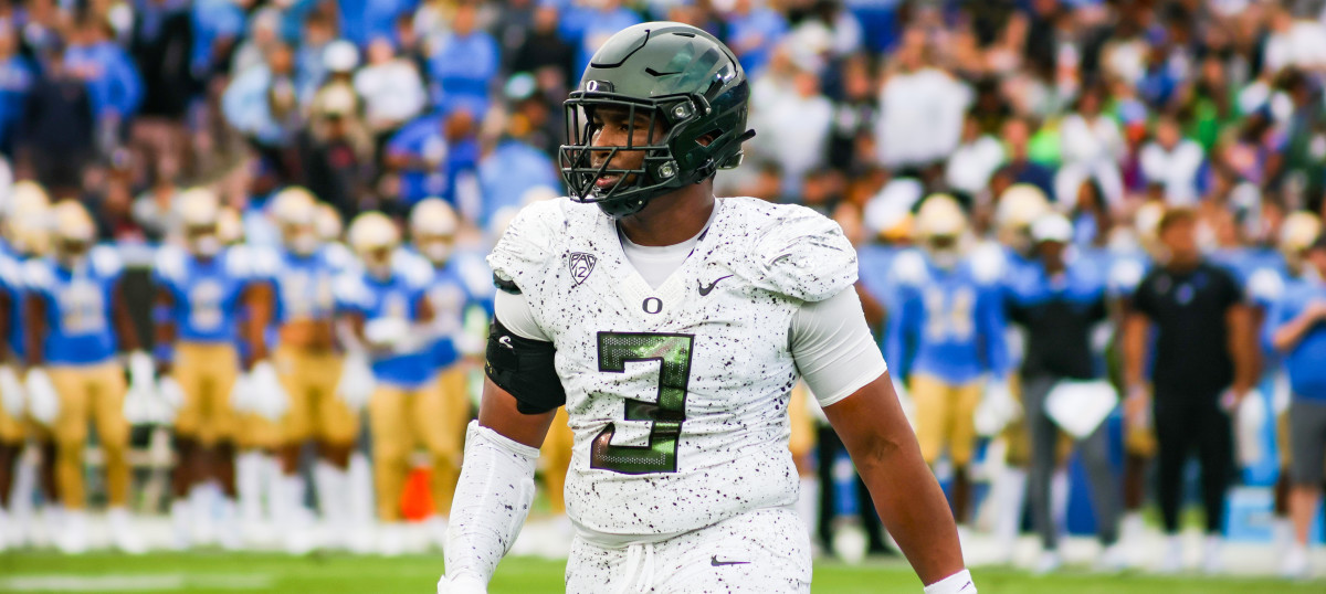 Oregon Ducks Football Defensive Lineman Brandon Dorlus to Return for ...
