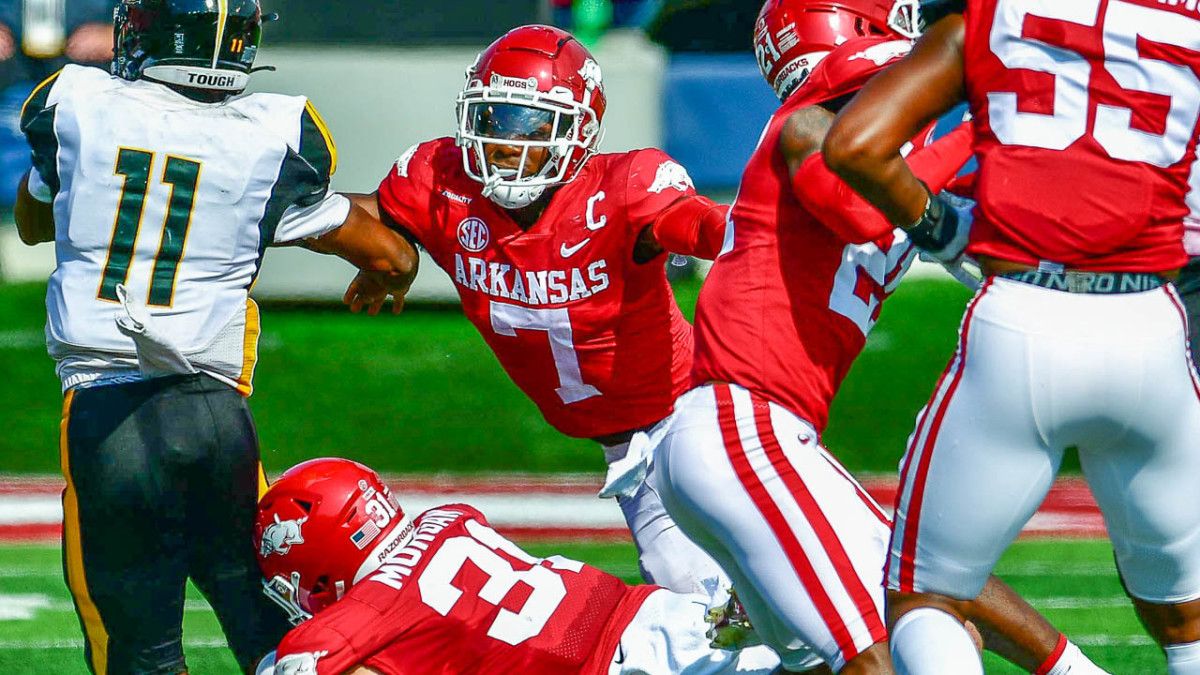 Winning Eight Games This Season Would be Huge for Razorbacks Football ...
