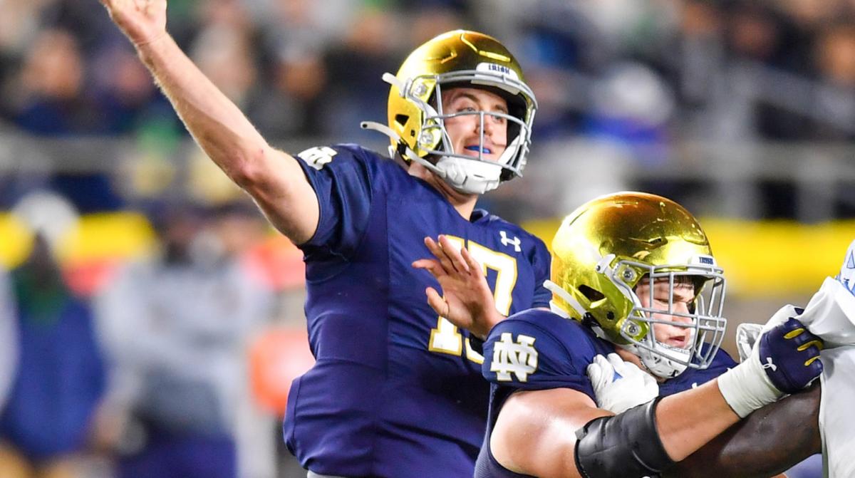 Notre Dame QB Jack Coan Named Comeback Player of the Year Semifinalist ...