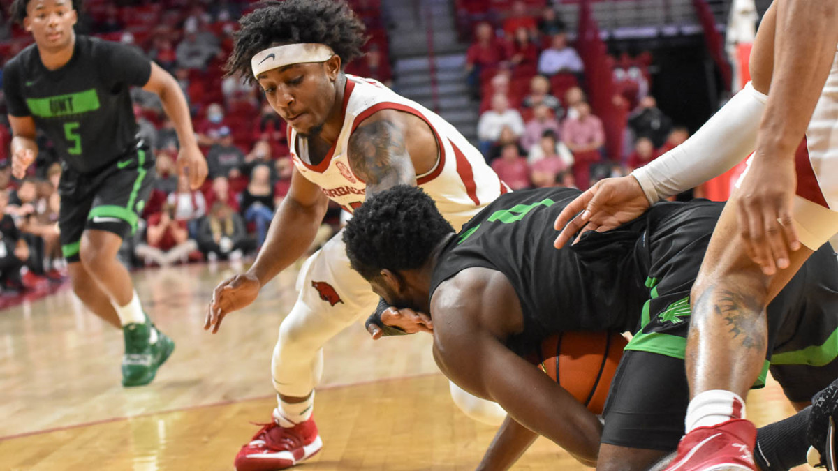 Lykes Comes Off Bench for Spark; Notae Puts Up 21 - Sports Illustrated ...