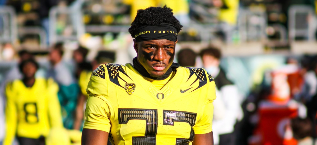 Why Jeffrey Bassa is Starting Oregon Ducks Spring Football at Inside Linebacker - Sports ...