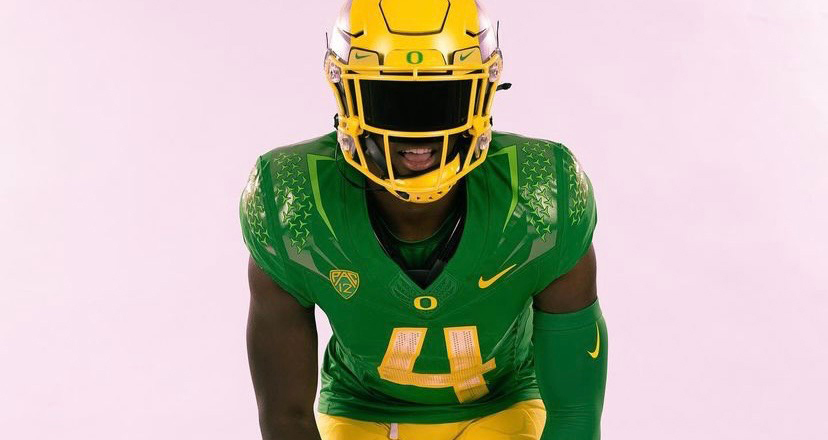 2022 Oregon Football Defensive Back Recruit Zeke Berry Feels at Home in ...