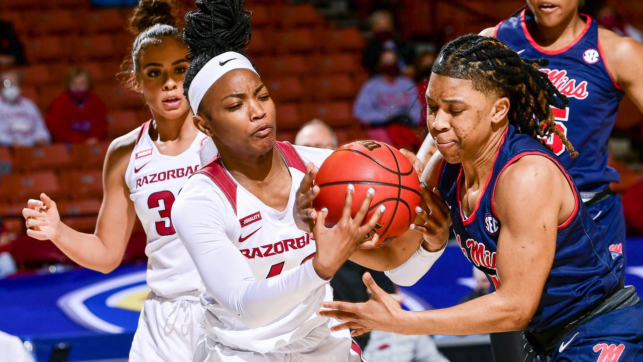 Marquesha Davis and Makayla Daniels on Media Day - Sports Illustrated ...
