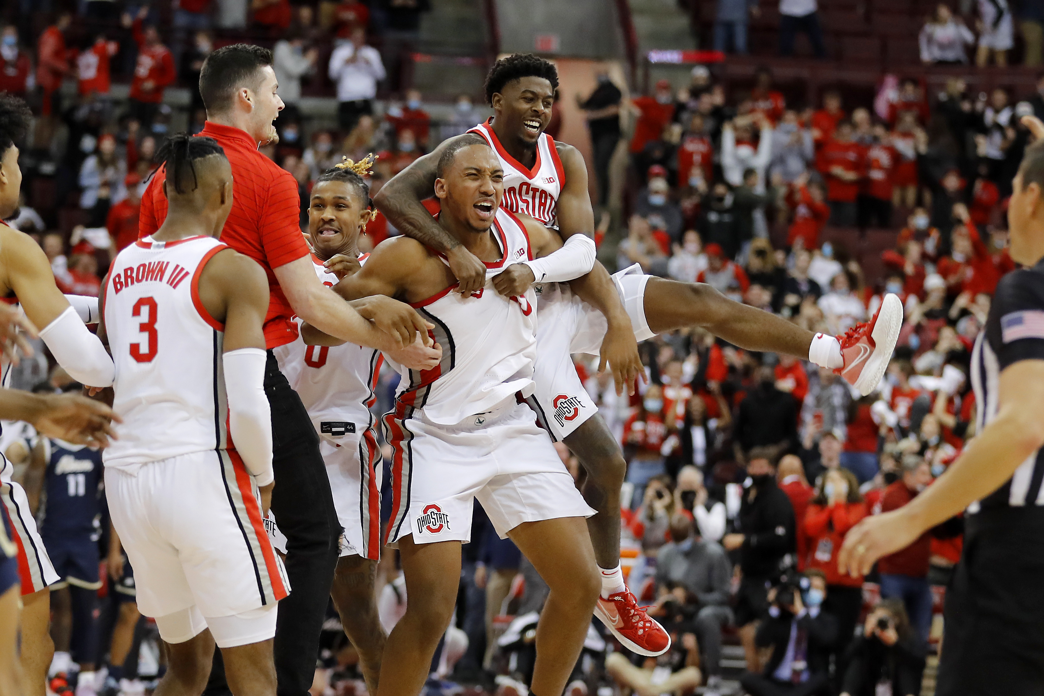 Ohio State Survives Season-Opening Upset Scare From Akron - Sports ...