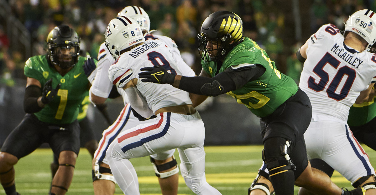 Oregon Ducks Football Head Coach Mario Cristobal Provides Injury ...