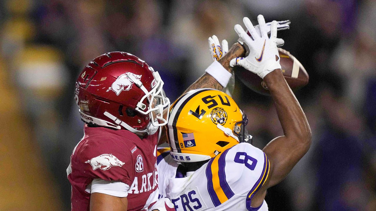 Myles Slusher Has Become Vocal Leader for Razorbacks' Defense - Sports ...