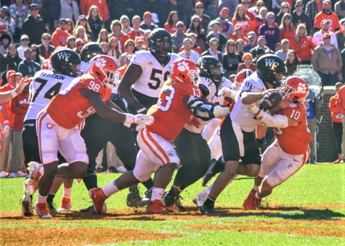 Return of Clemson Tigers Defensive Line Keeps What Worked Last Year ...