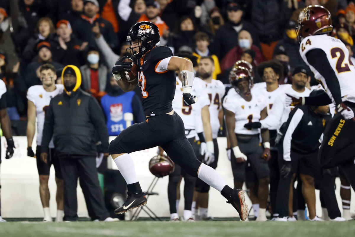 Oregon State Football Offensive Players to Watch vs. No. 11 Oregon ...