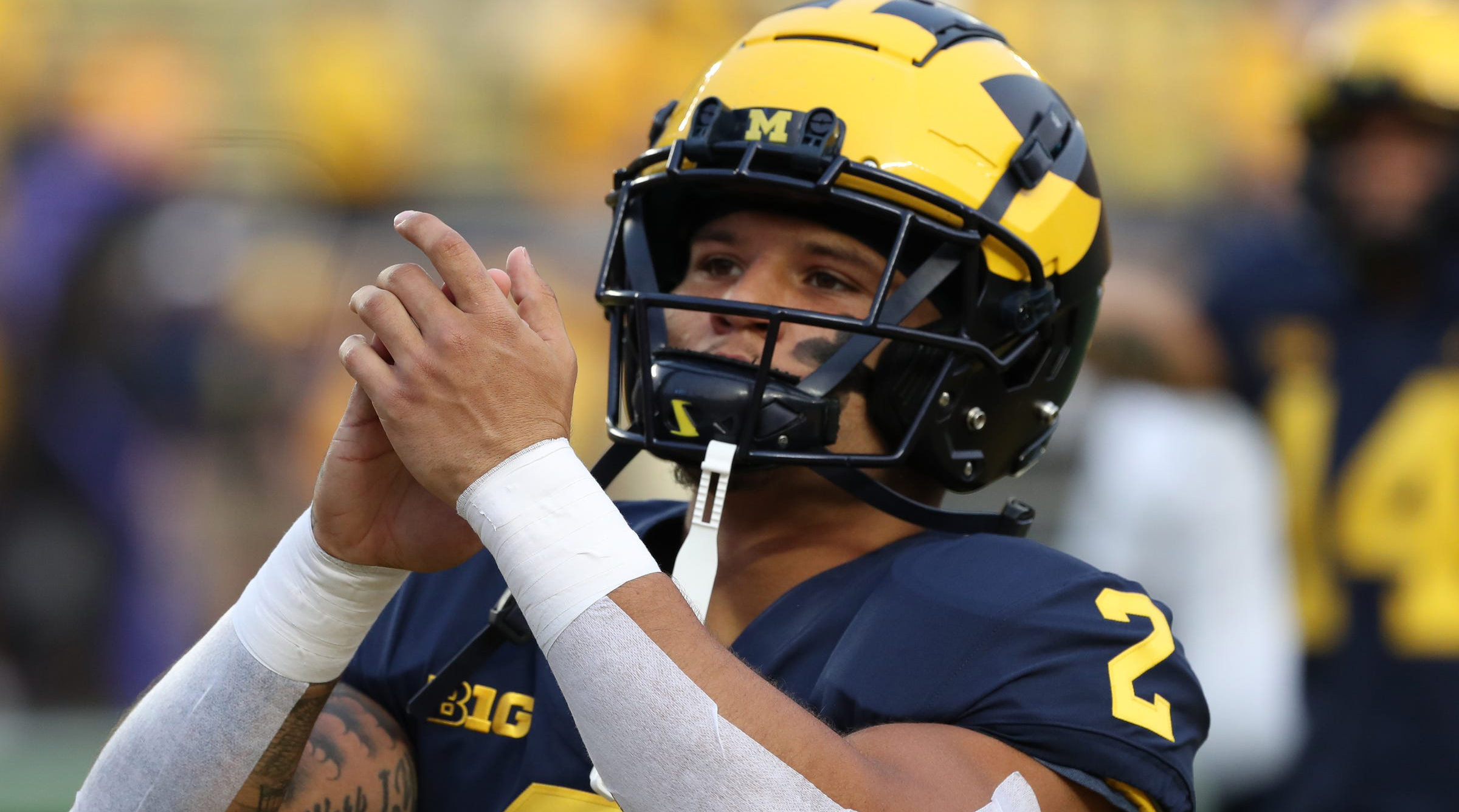 Michigan RB Blake Corum uses NIL money to distribute Thanksgiving ...