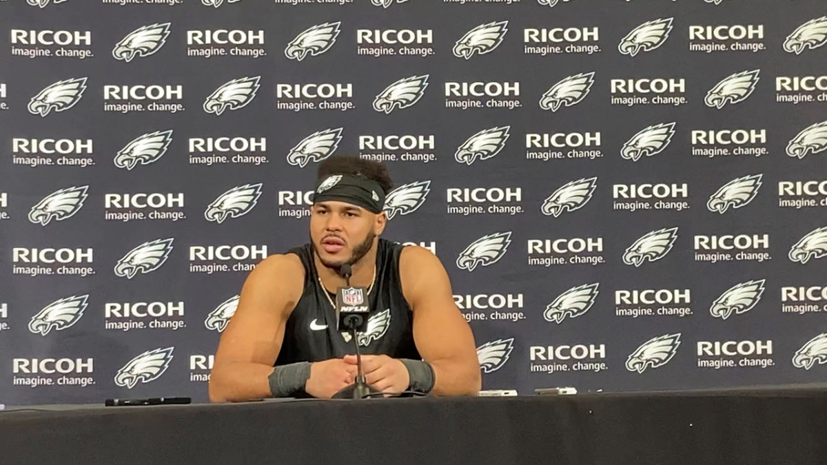 T.J. Edwards Grows Into Role, Earns One-Year Contract Extension ...