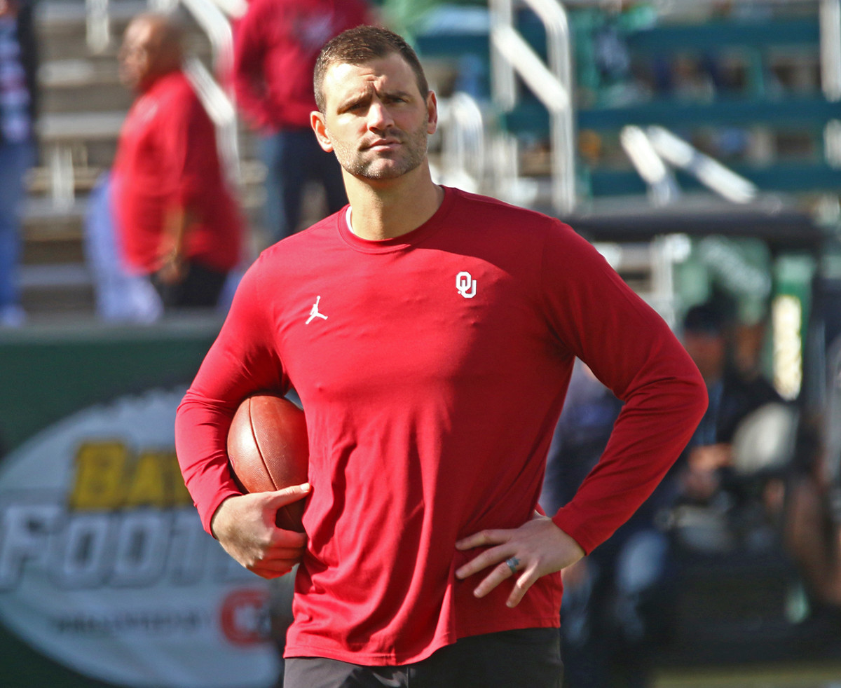 Report: Oklahoma Promoting Seth Littrell, Joe Jon Finley to Co ...