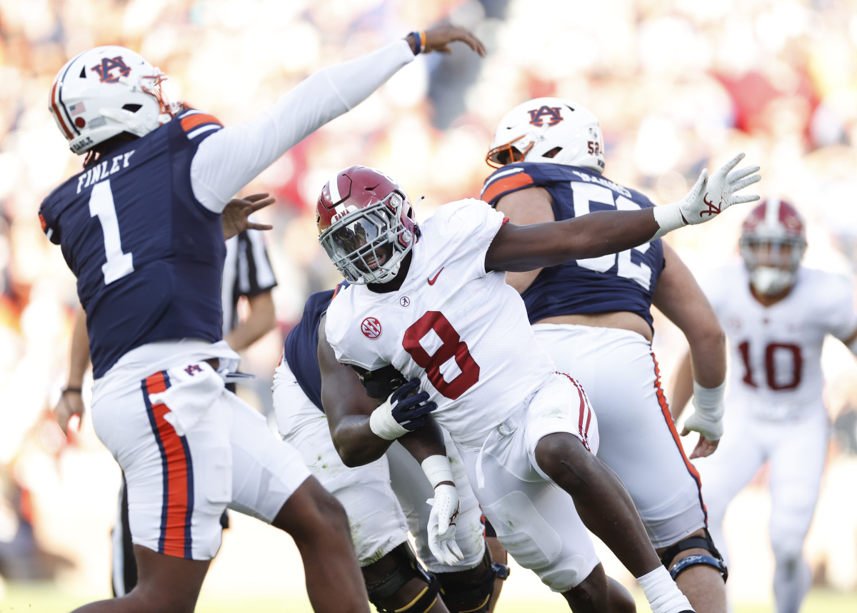 2022 NFL Draft Profile: Interior Linebacker Christian Harris - Sports ...