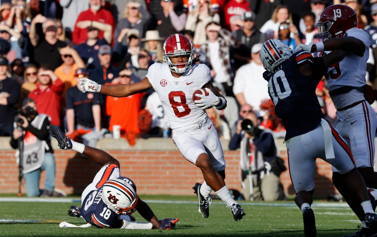 Alabama Offense Overcomes Mistakes, Comes Alive in Fourth Quarter to ...