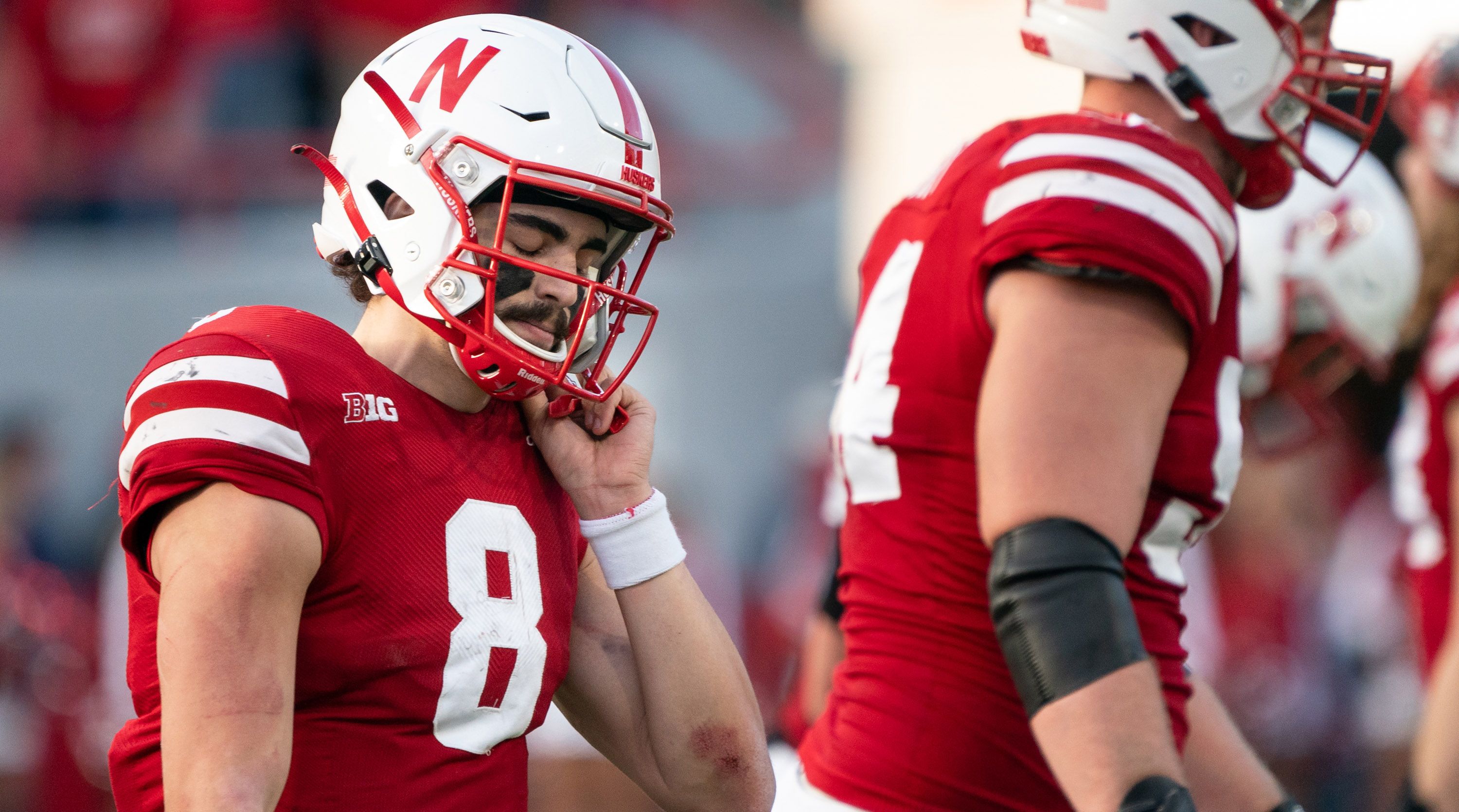 Nebraska OL lifts QB's head after interception vs Iowa [VIDEO] - Sports ...