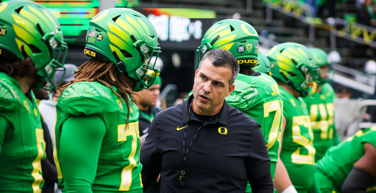 Oregon Football Head Coach Mario Cristobal Updates Injuries Ahead of ...
