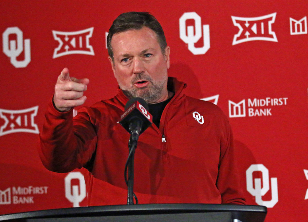 Bob Stoops Names Oklahoma's Offensive, Defensive Play Callers for the ...