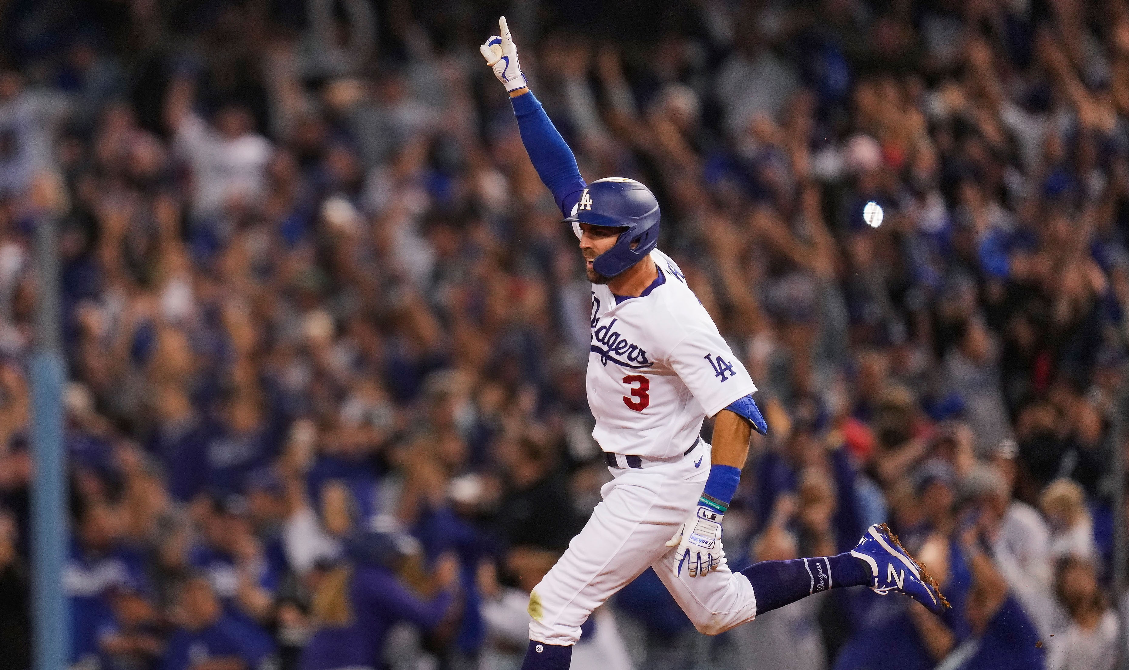 Chris Taylor Signs Multi-Year Deal to Return to Dodgers - Sports ...