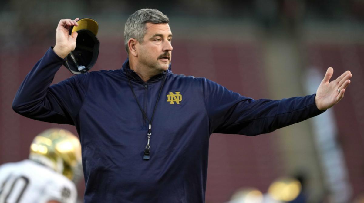 Mike Elston To Leave Notre Dame For Michigan - Sports Illustrated Notre ...