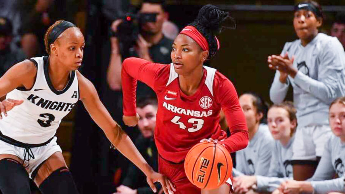 Razorbacks Come Close, But Can't Get Shot Off at End in Loss to Central ...