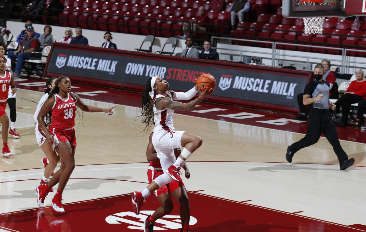 Alabama Women's Basketball Wins Fifth Game in a Row, Defeats Houston 77 ...