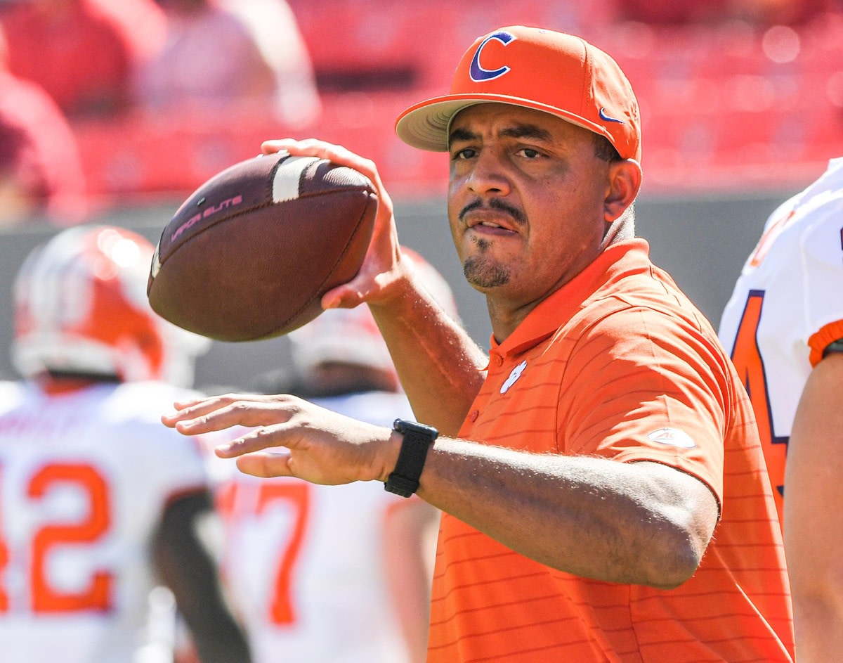 Clemson Tigers’ OC Tony Elliott Back in Play at UVA, Still Lead Man for ...