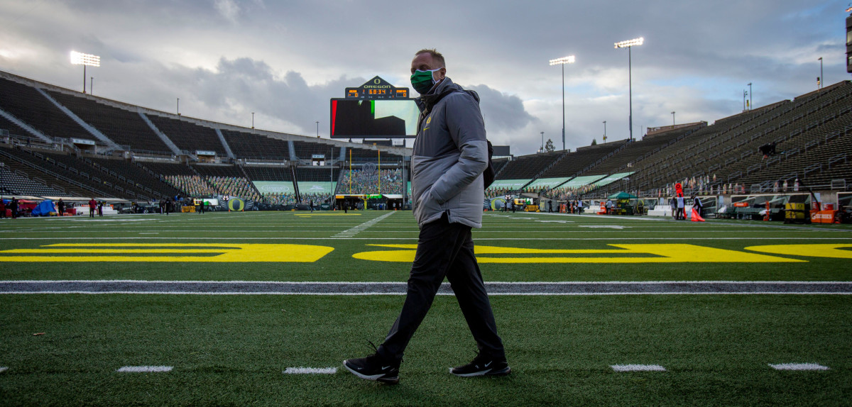 WATCH: Oregon Athletic Director Rob Mullens Discusses Cristobal's ...