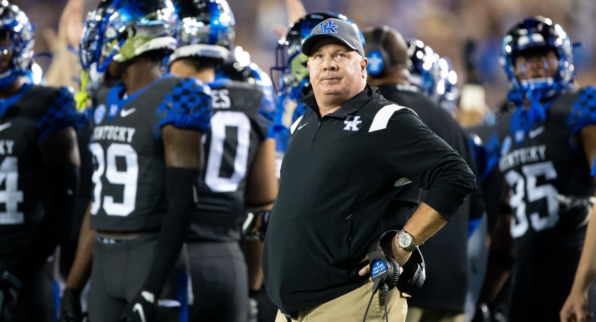 Mark Stoops Has Strong Ties to Hawkeyes - Sports Illustrated Iowa ...