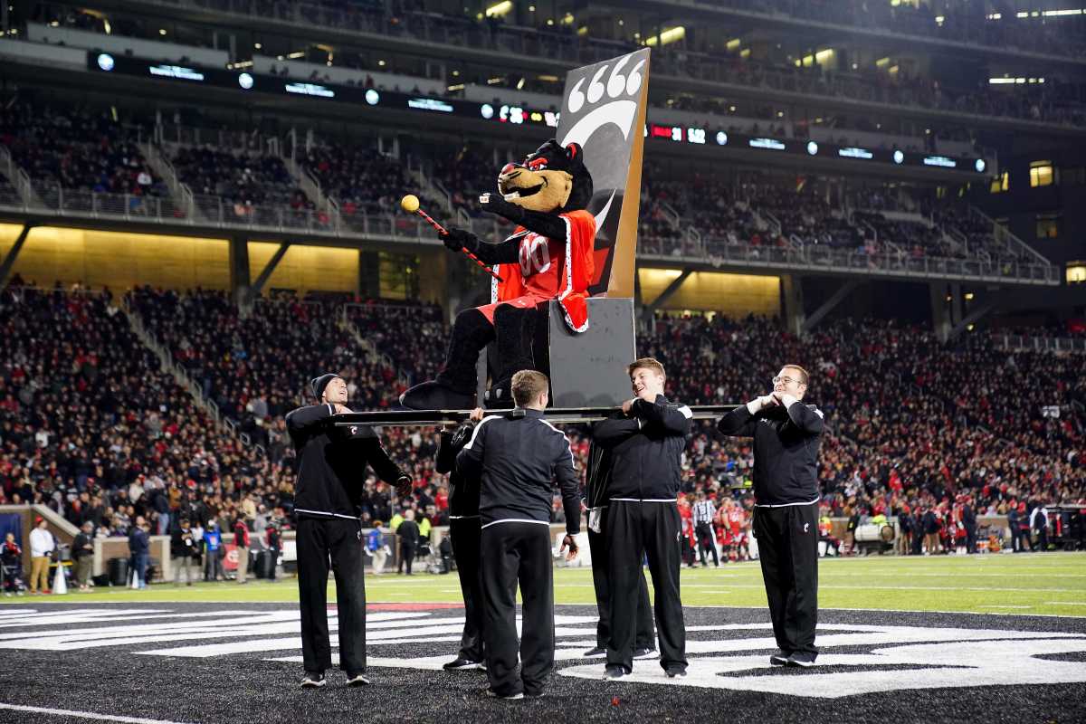 Bearcats Offer a 2023 and 2024 Wide Receiver - All Bearcats