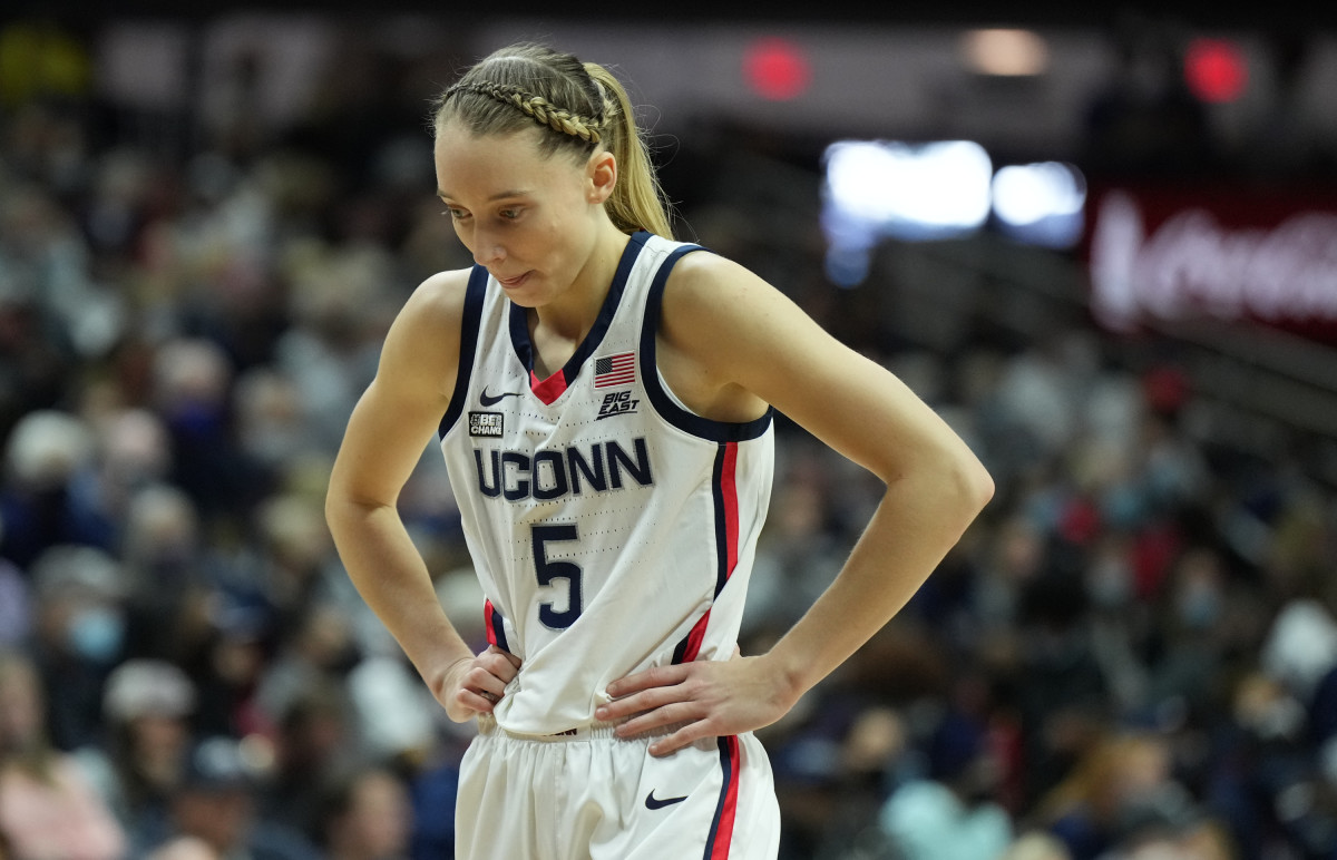 WBB: Stung! UConn can’t turn the Paige in historic loss - Huskies Report