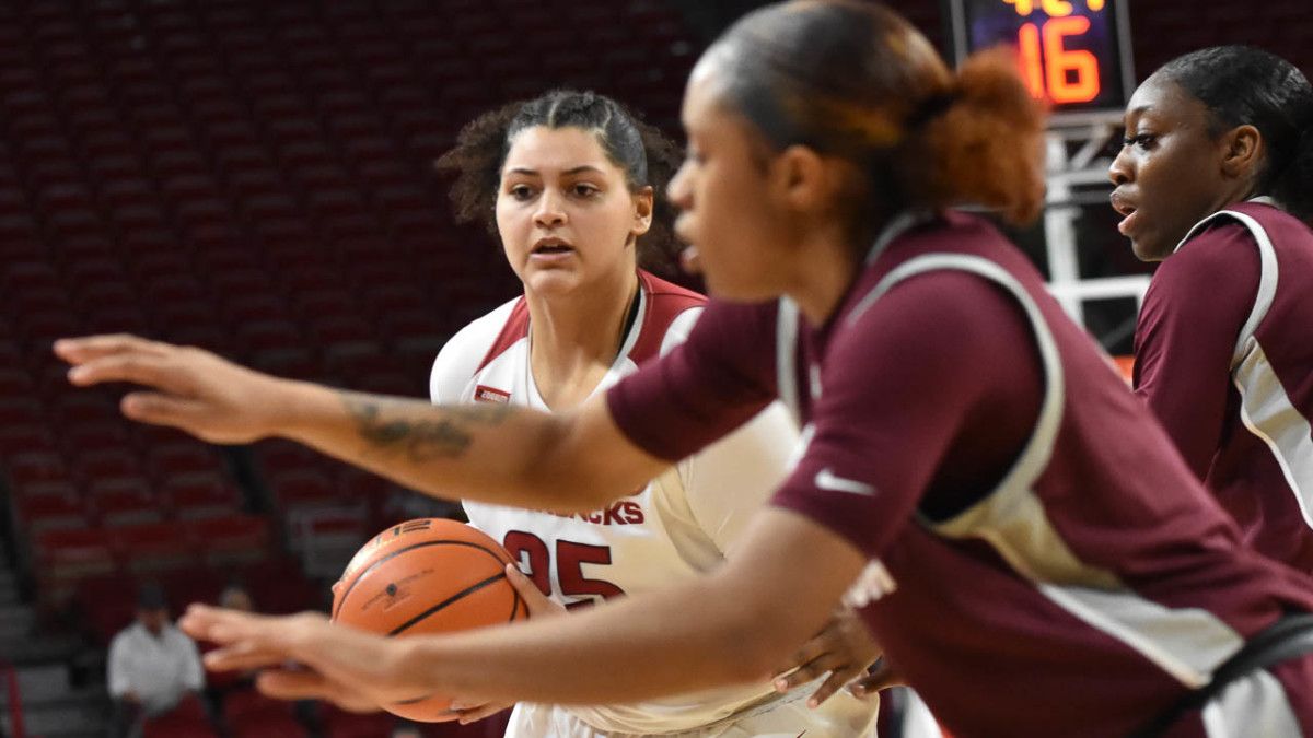 WATCH-PHOTOS: Amber Ramirez, Elauna Eaton After Win Over Little Rock ...
