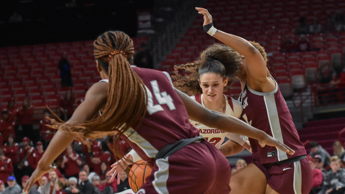 WATCH-PHOTOS: Amber Ramirez, Elauna Eaton After Win Over Little Rock ...