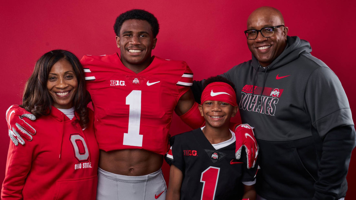 2022 Running Back Dallan Hayden Signs With Ohio State - Sports ...