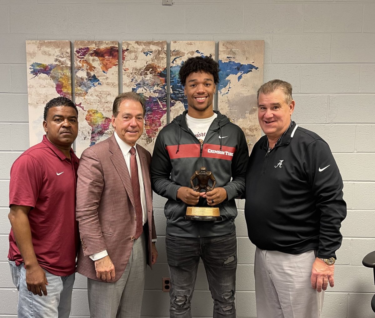 Butkus Award Winner Shawn Murphy Signs National Letter of Intent to ...