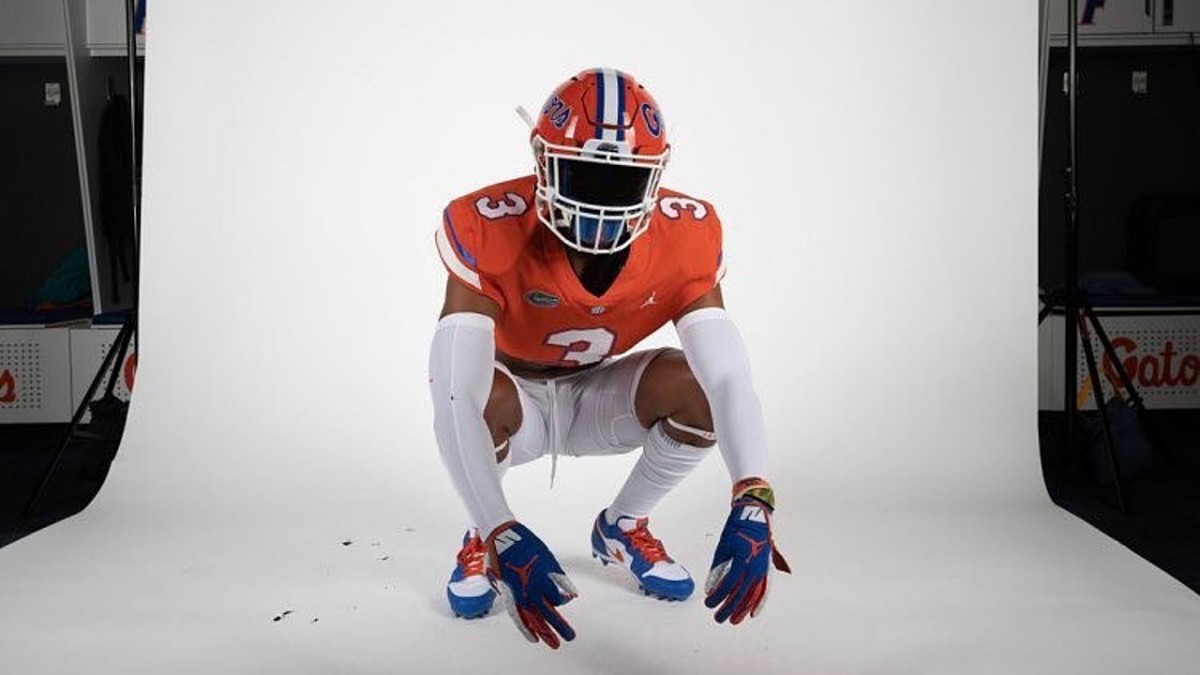 DB Devin Moore Signs With Florida Gators Over Notre Dame - Sports ...