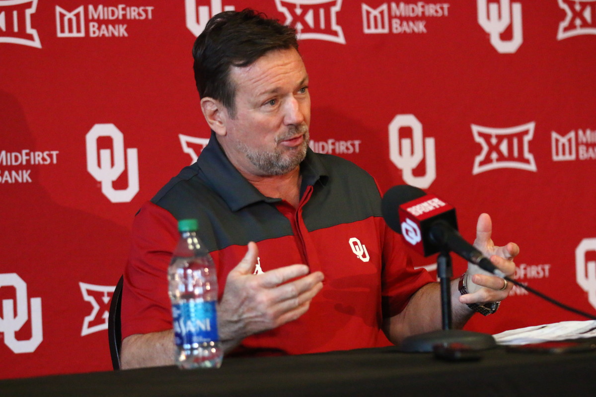Bob Stoops Lays Out Oklahoma Coaching Assignments for Alamo Bowl ...