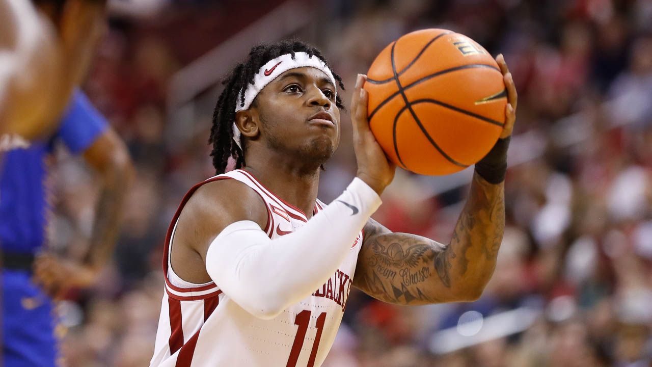 Chris Lykes on Hofstra's Zone Catching Hogs Off Guard - Sports ...