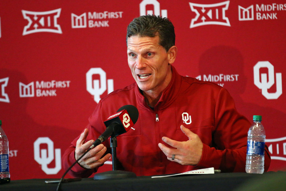 Brent Venables Brings Openness, Transparency to Oklahoma Sooners ...