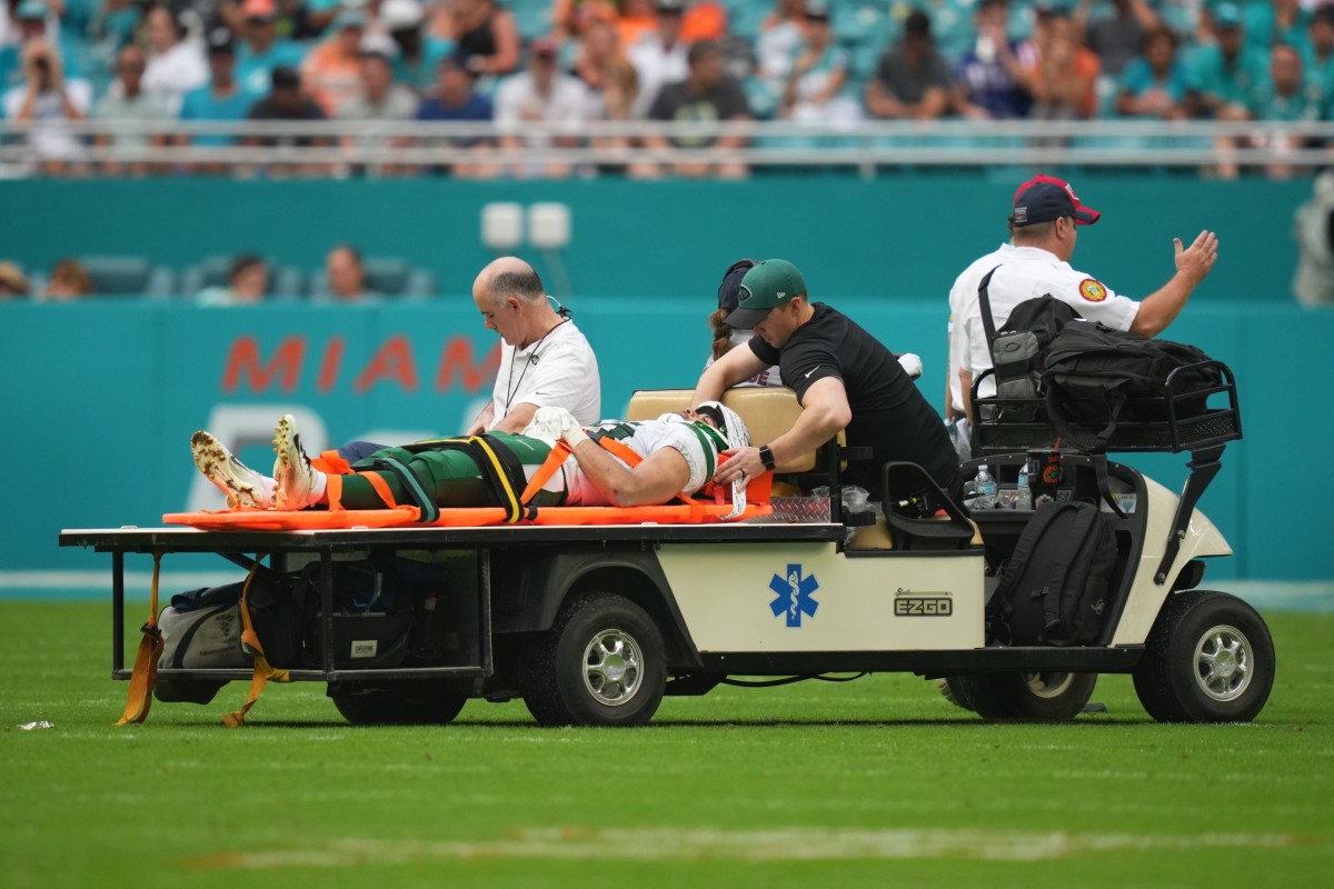 New York Jets provide injury update on safety Elijah Riley after scary ...