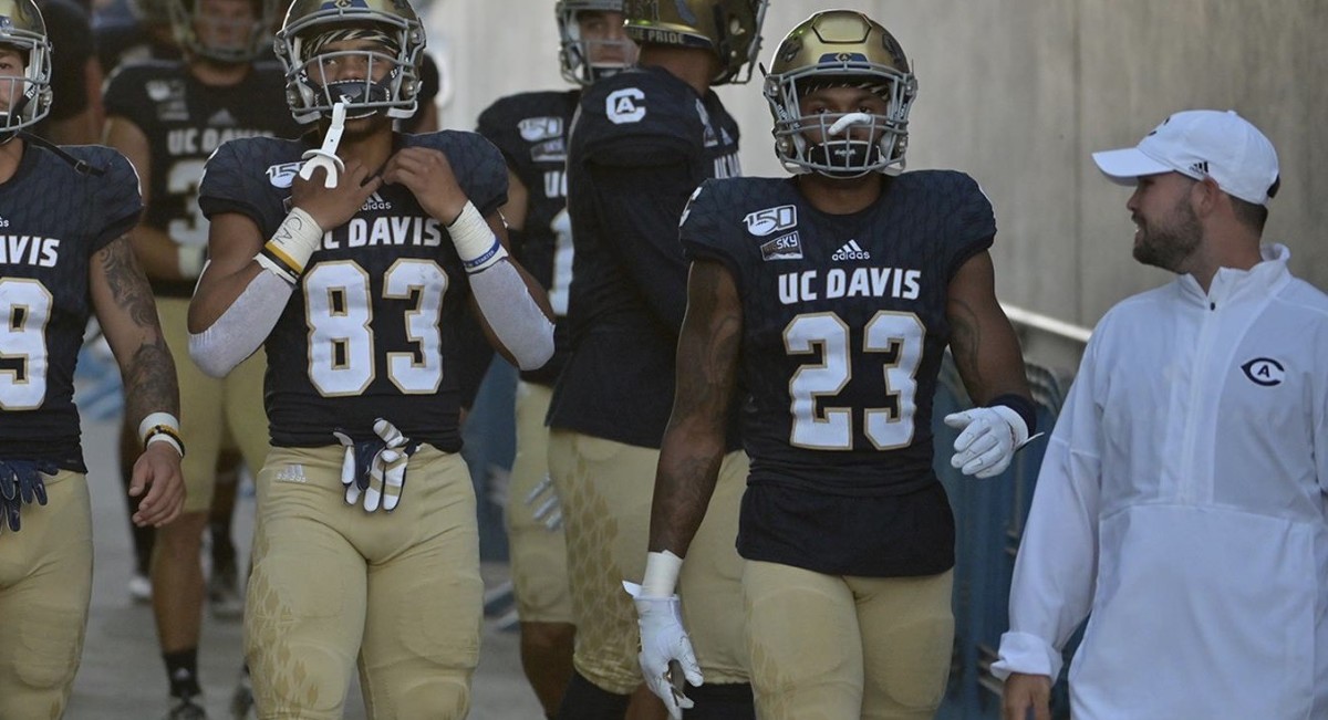 Turning the Corner: UW Needs to Find 2 More Lockdown Guys - Sports ...