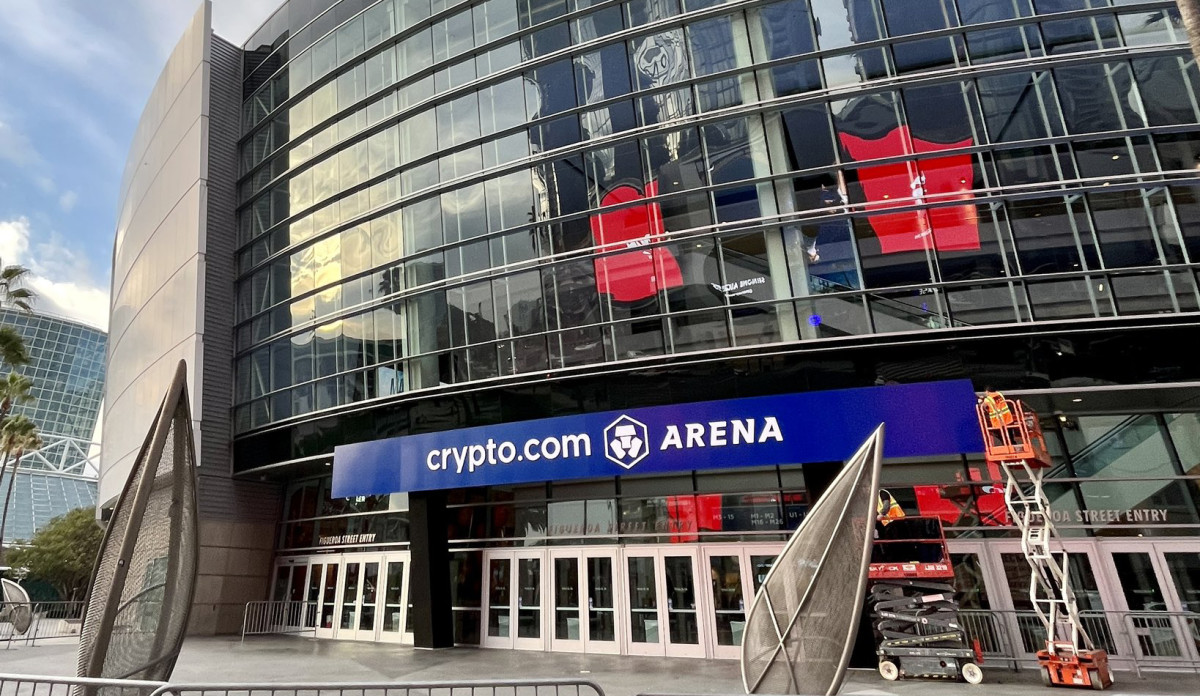First Photos of Crypto.Com Arena Signage Revealed - Sports Illustrated ...