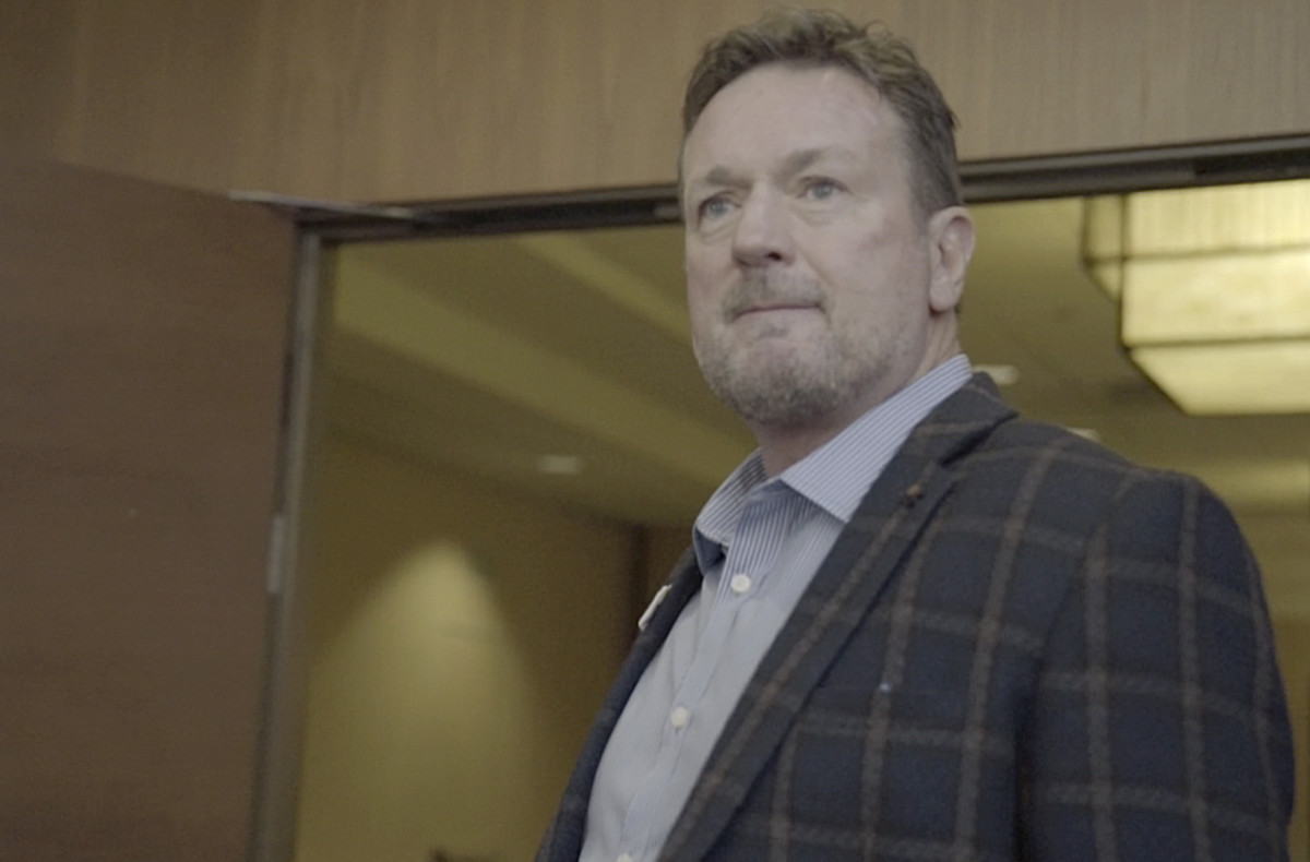 WATCH: Oklahoma Arrives in San Antonio - Sports Illustrated Oklahoma ...