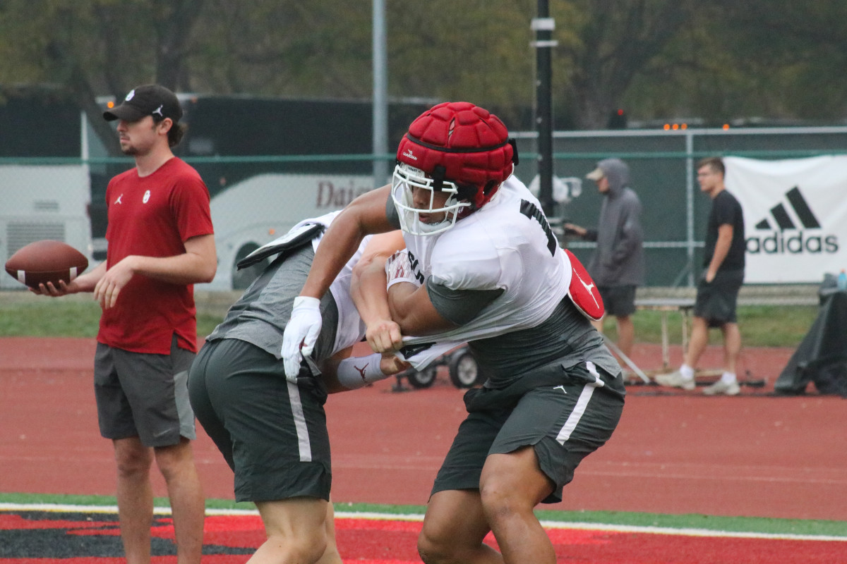 Reggie Grimes Embracing His Role as a Leader on Oklahoma's Defensive ...