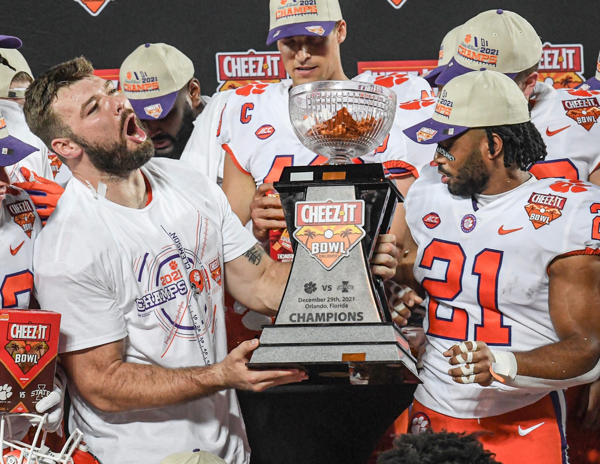 Clemson's James Skalski Didn't Get Fairytale Ending, Still All Smiles ...