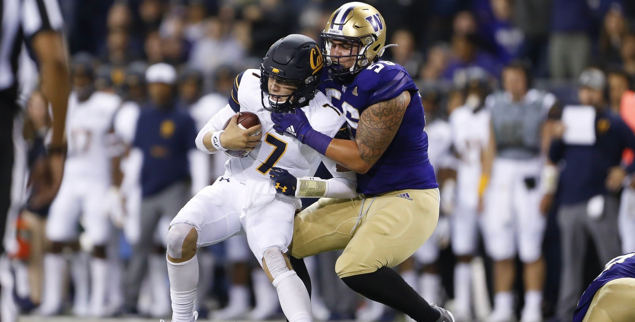 Medically Retired Laiatu Latu Says He's Playing Again — for UCLA ...