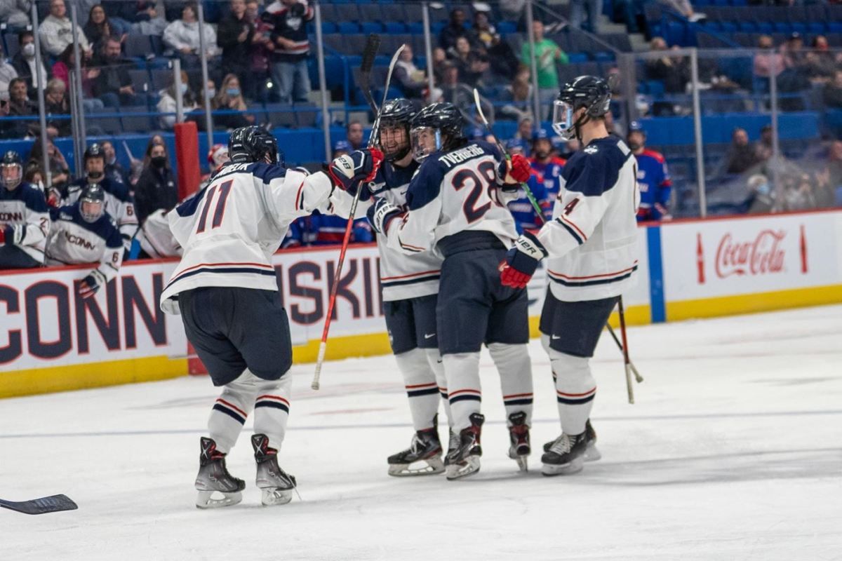 Hockey: Huskies Open 2022 At Harvard Sunday Night - Huskies Report