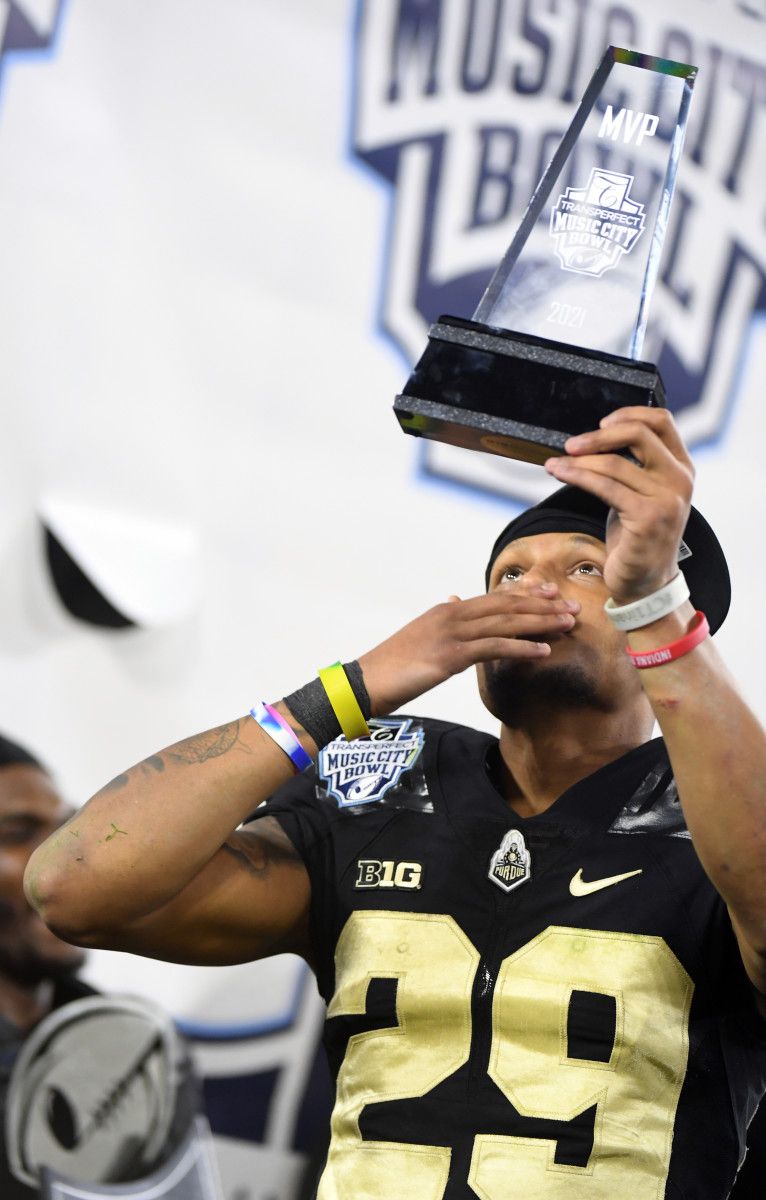 Photo Gallery: Purdue Wins 2021 Music City Bowl - Sports Illustrated ...