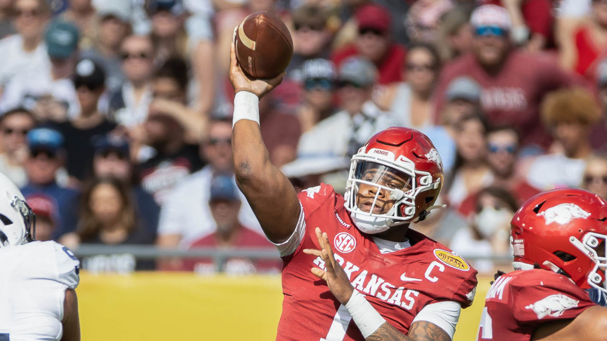 PHOTOS: Best Images from Arkansas' Win in Outback Bowl Over Penn State ...