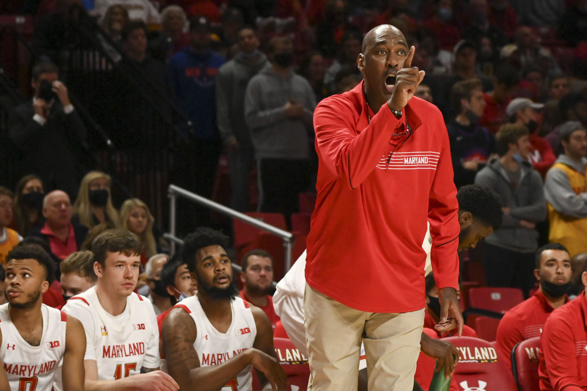 Hawkeyes Head Back into B1G Play - Sports Illustrated Iowa Hawkeyes ...