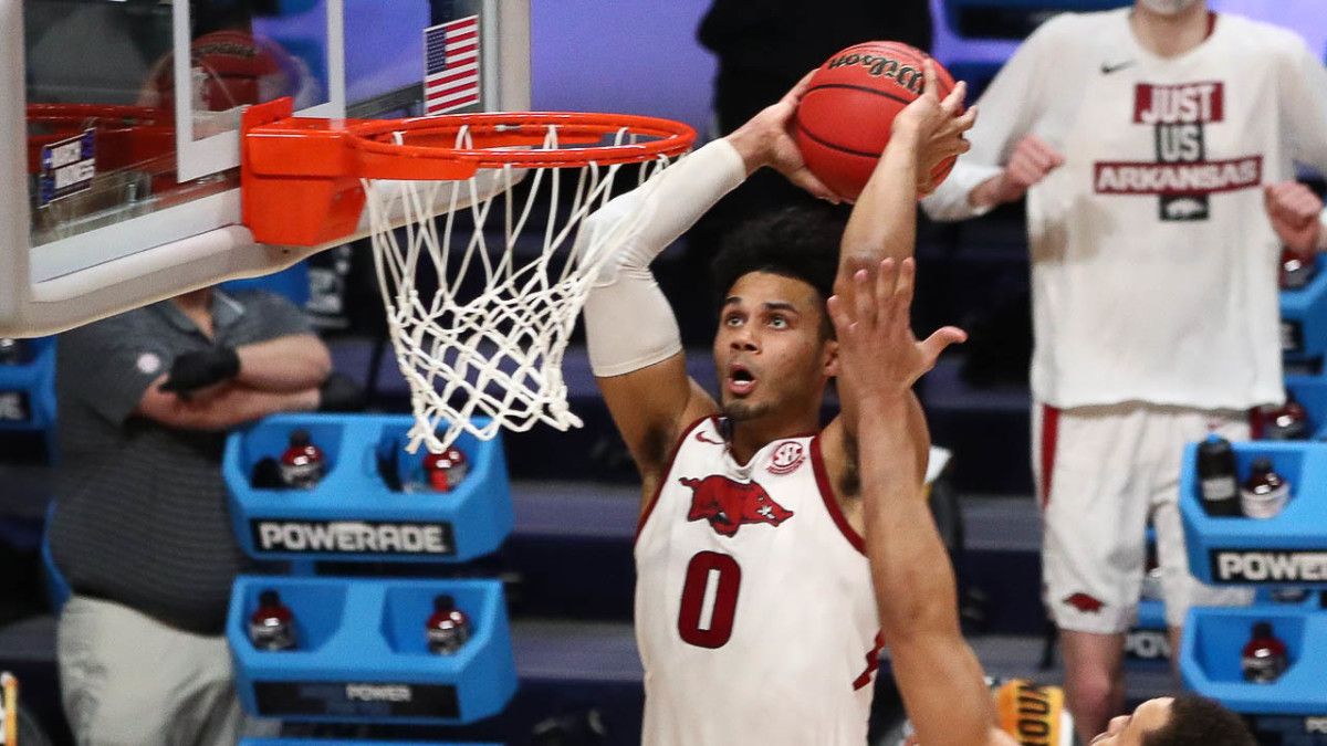 Deja vu: Razorback basketball in familiar place - Sports Illustrated ...